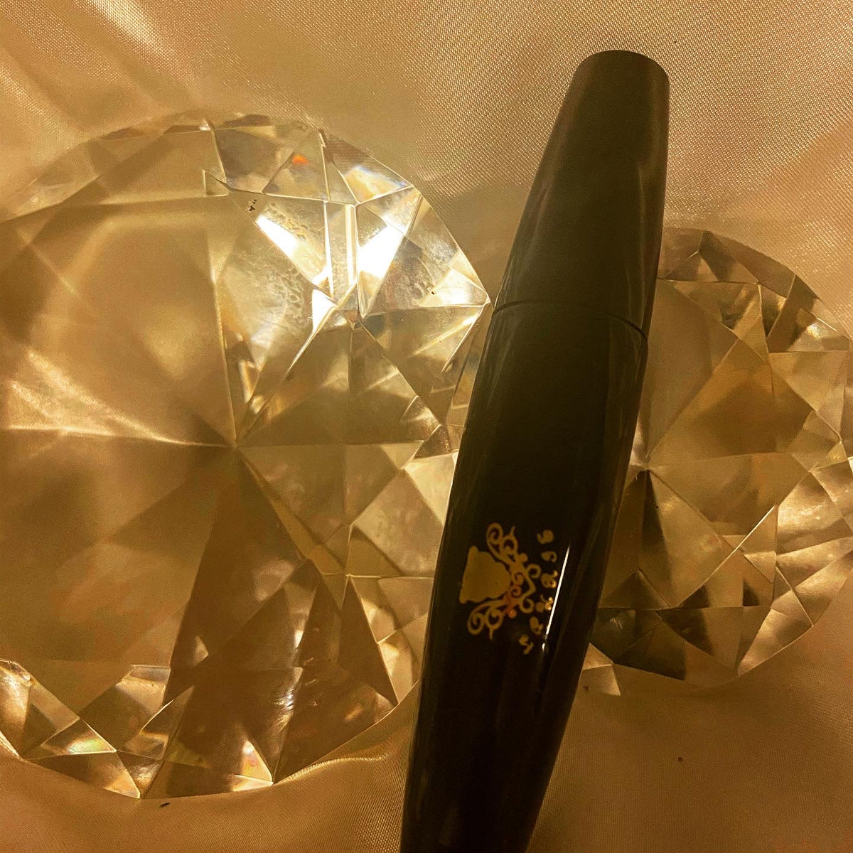 Lauris Couture Voluminous Eye Mascara– Lauris Couture Inc